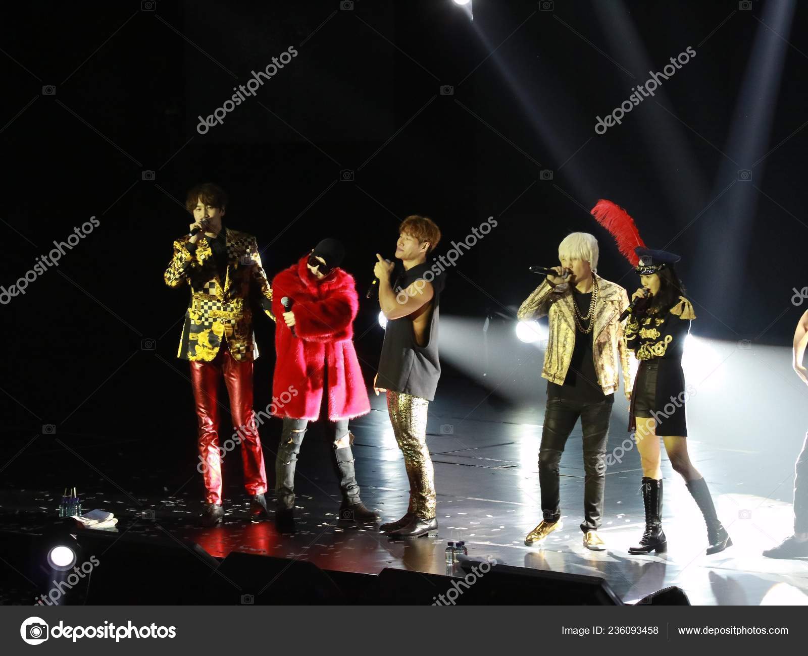 Left South Korean Actor Lee Kwang Entertainer Dong Hoon Better — Stock ...