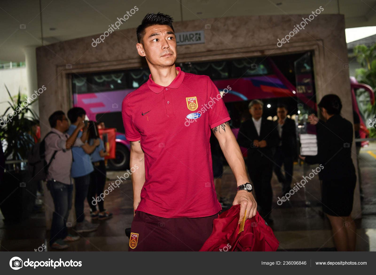 Zeng Cheng Chinese National Men's Football Team Pictured Arriving Hotel ...