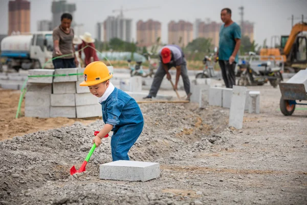 Small works Stock Photos, Royalty Free Small works Images | Depositphotos