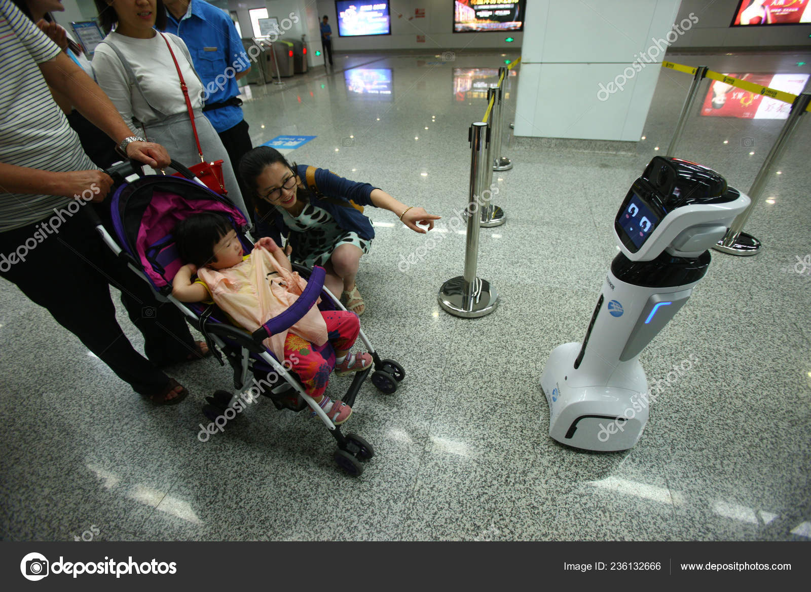 Chinese Child Looks Intelligent Robot Xiaogui Yinghua Park Station ...
