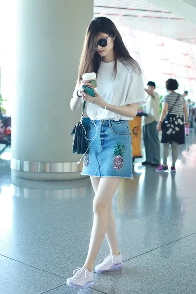 Chinese Model Sui Pictured Beijing Capital International Airport ...