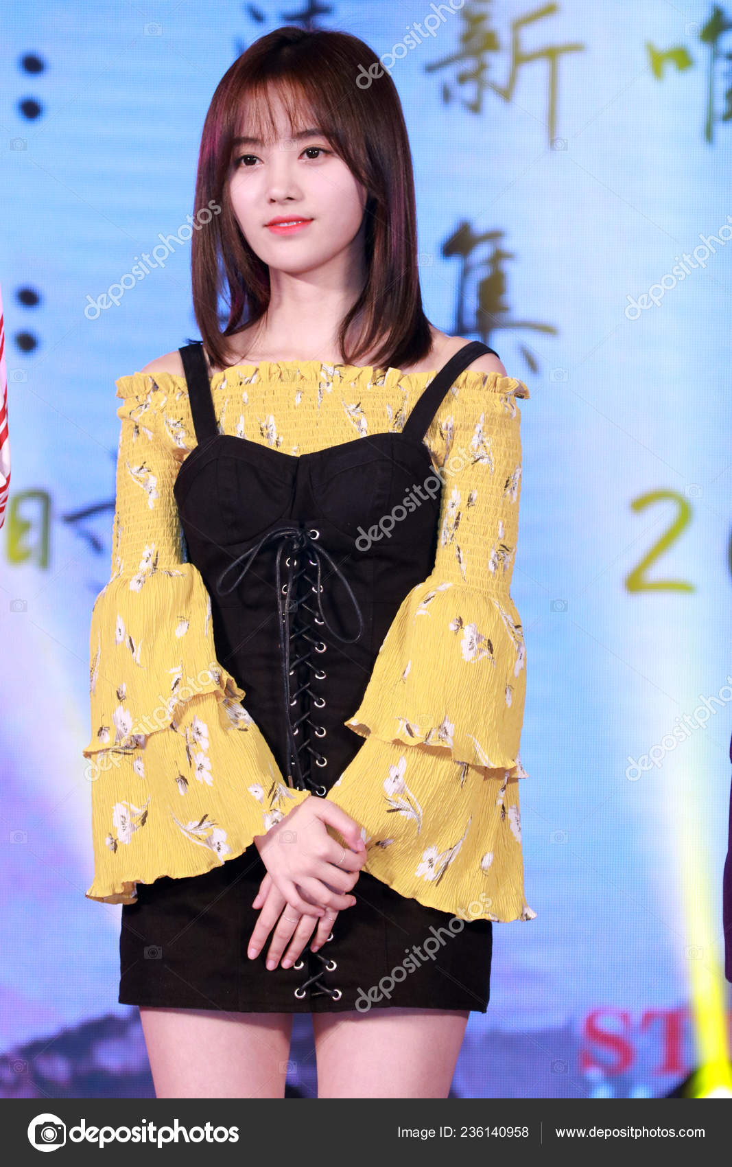 Chinese Singer Actress Jingyi Chinese Girl Group Snh48 Attends Press ...