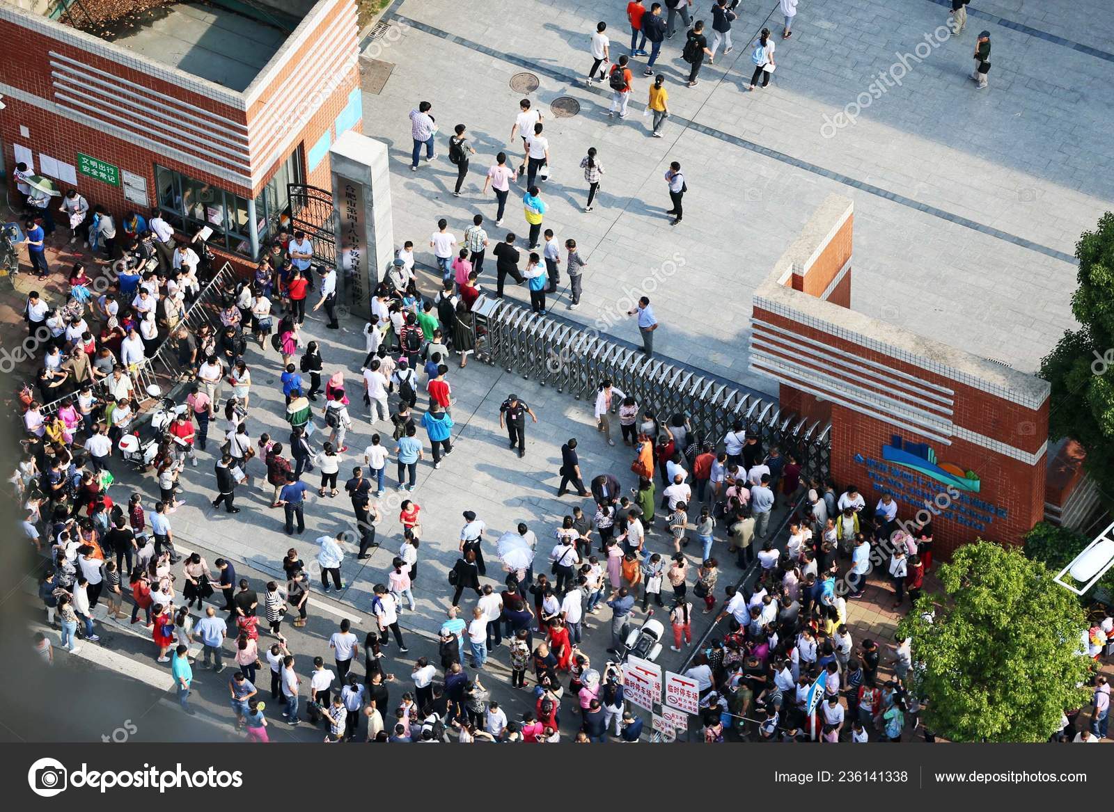 Chinese Students Enter Exam Site Take Part First Examination 2017 ...
