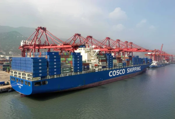 China cosco shipping Stock Photos, Royalty Free China cosco shipping ...