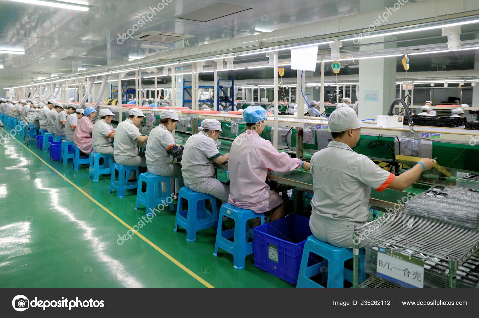 File Chinese Workers Produce Electronic Products Assembly Line Factory ...
