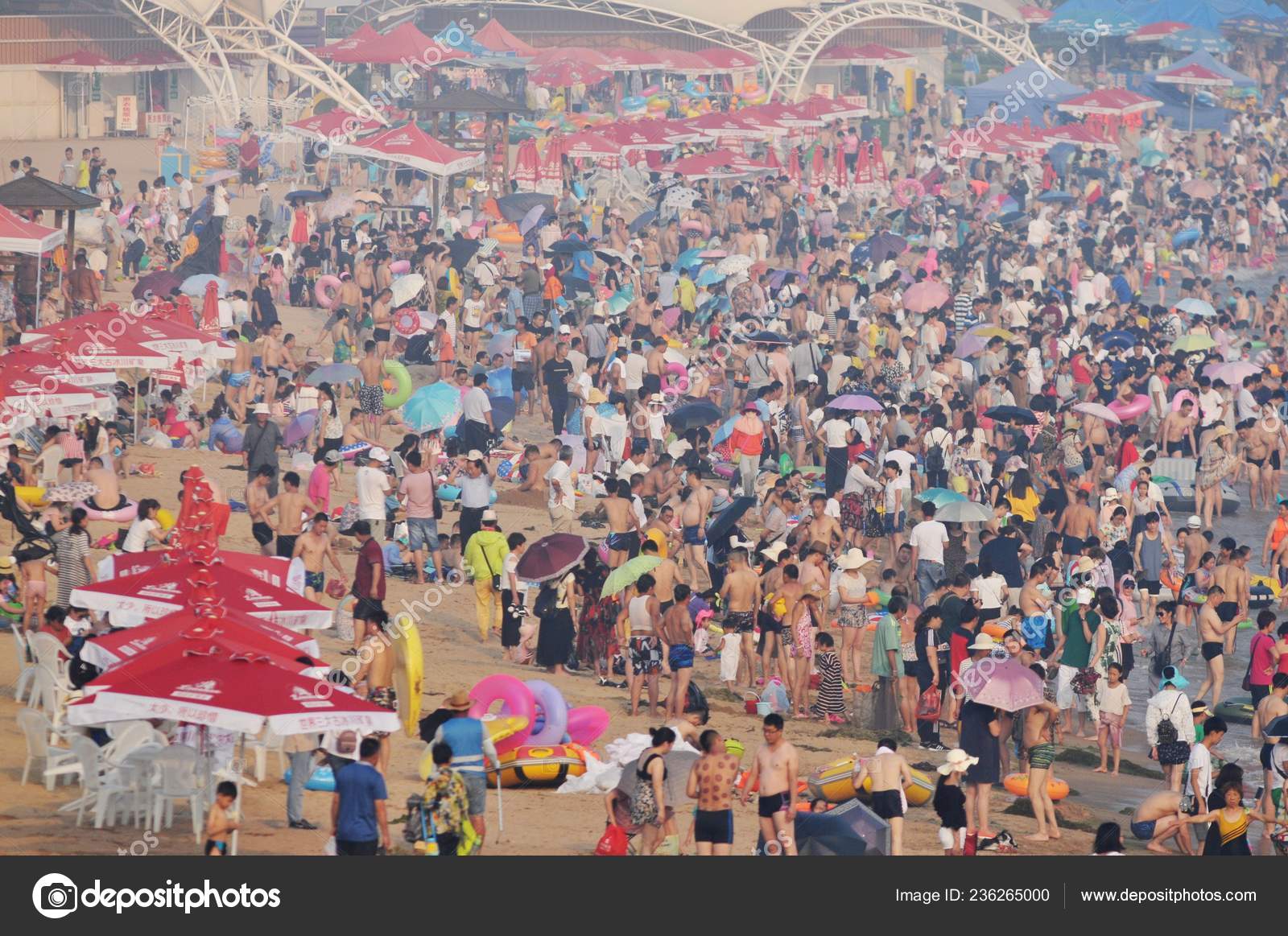 Tourists Crowd Beach Hottest Period Year Sanfu Qingdao City East ...