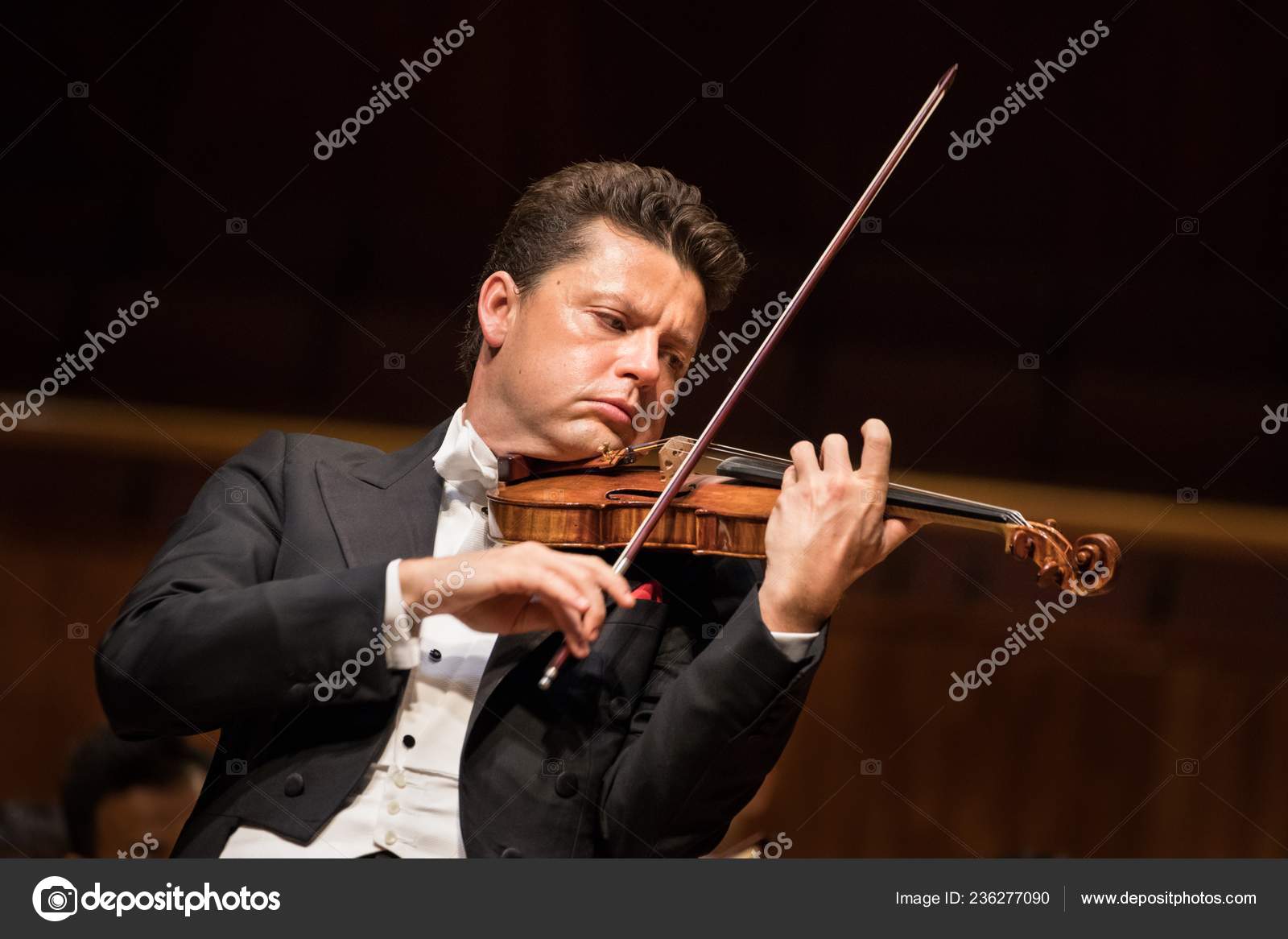 Lithuanian Born Violinist Julian Rachlin Performs Concert Guangzhou ...
