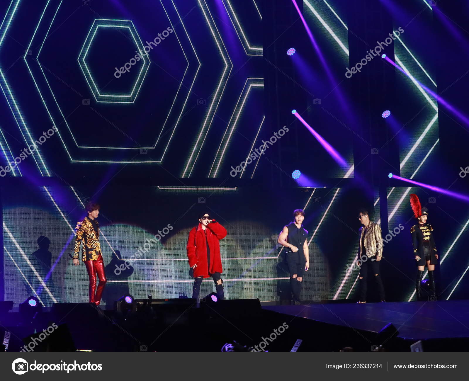 Left South Korean Actor Lee Kwang Entertainer Dong Hoon Better — Stock ...