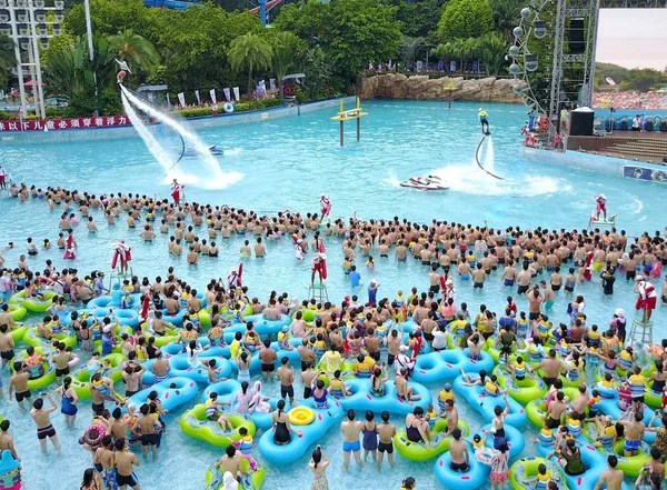 Giant wave pool Stock Photos, Royalty Free Giant wave pool Images ...