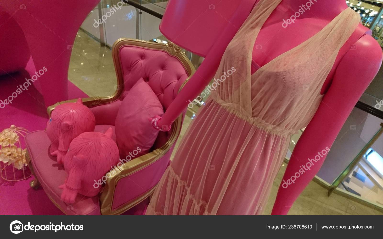 Pink Installations Display Crystal Galleria Shopping Mall Mark Its ...
