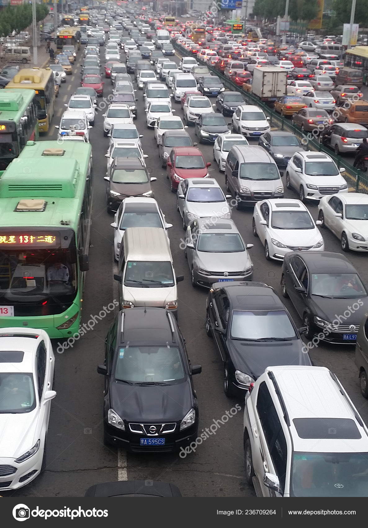 Masses Vehicles Move Slowly Road Traffic Jam Rush Hours Harbin – Stock ...