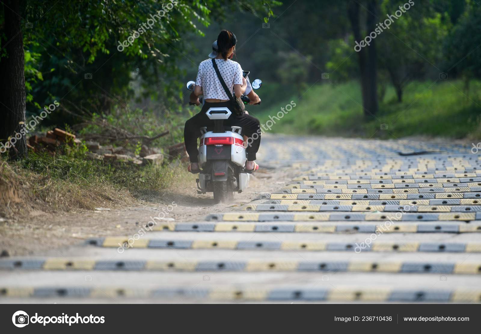 Cyclist Rides 200 Meter Long Washboard Road More 100 Speed — Stock ...
