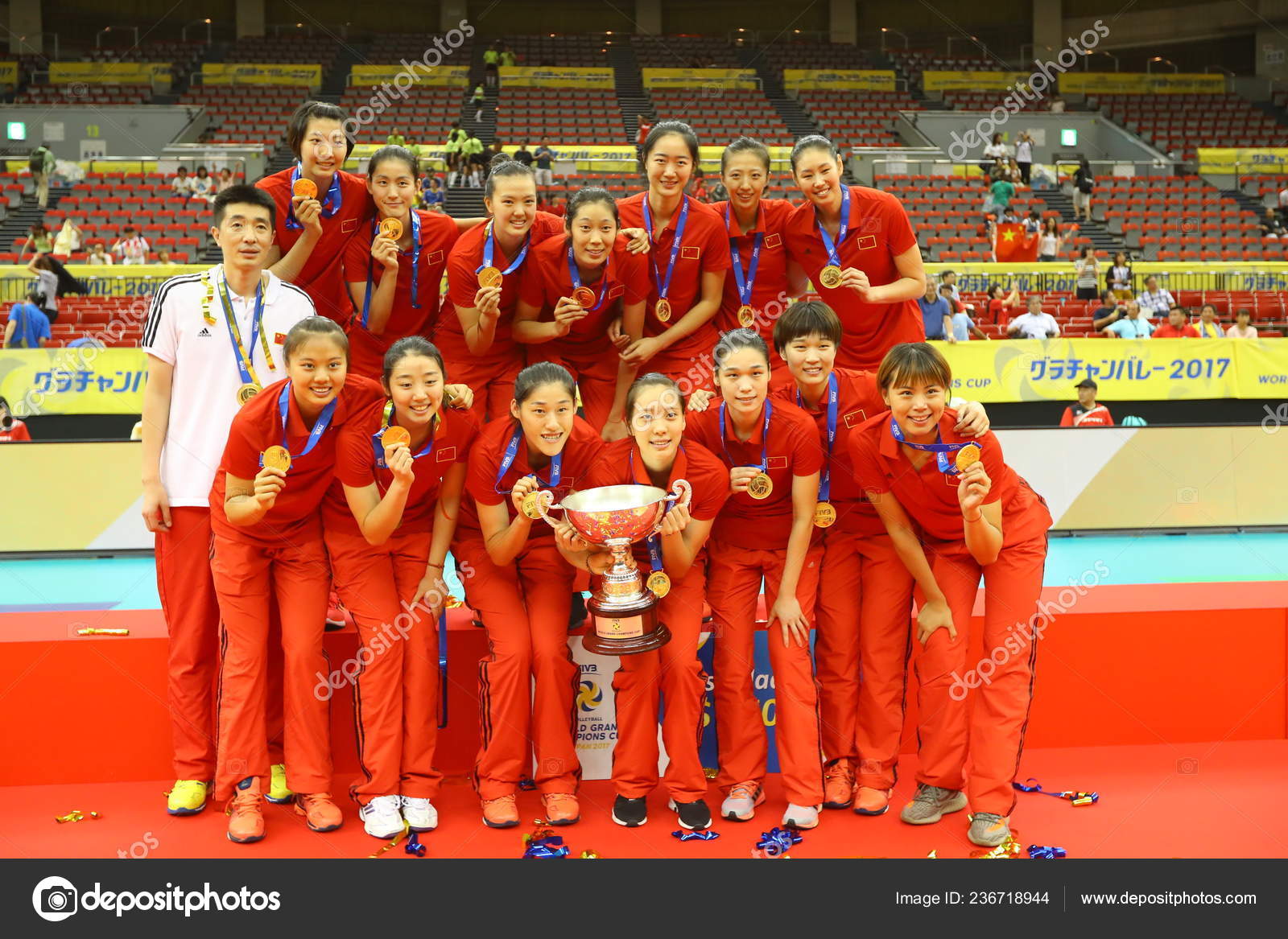 Winner Chinese Womens National Volleyball Team Members Pose Trophy