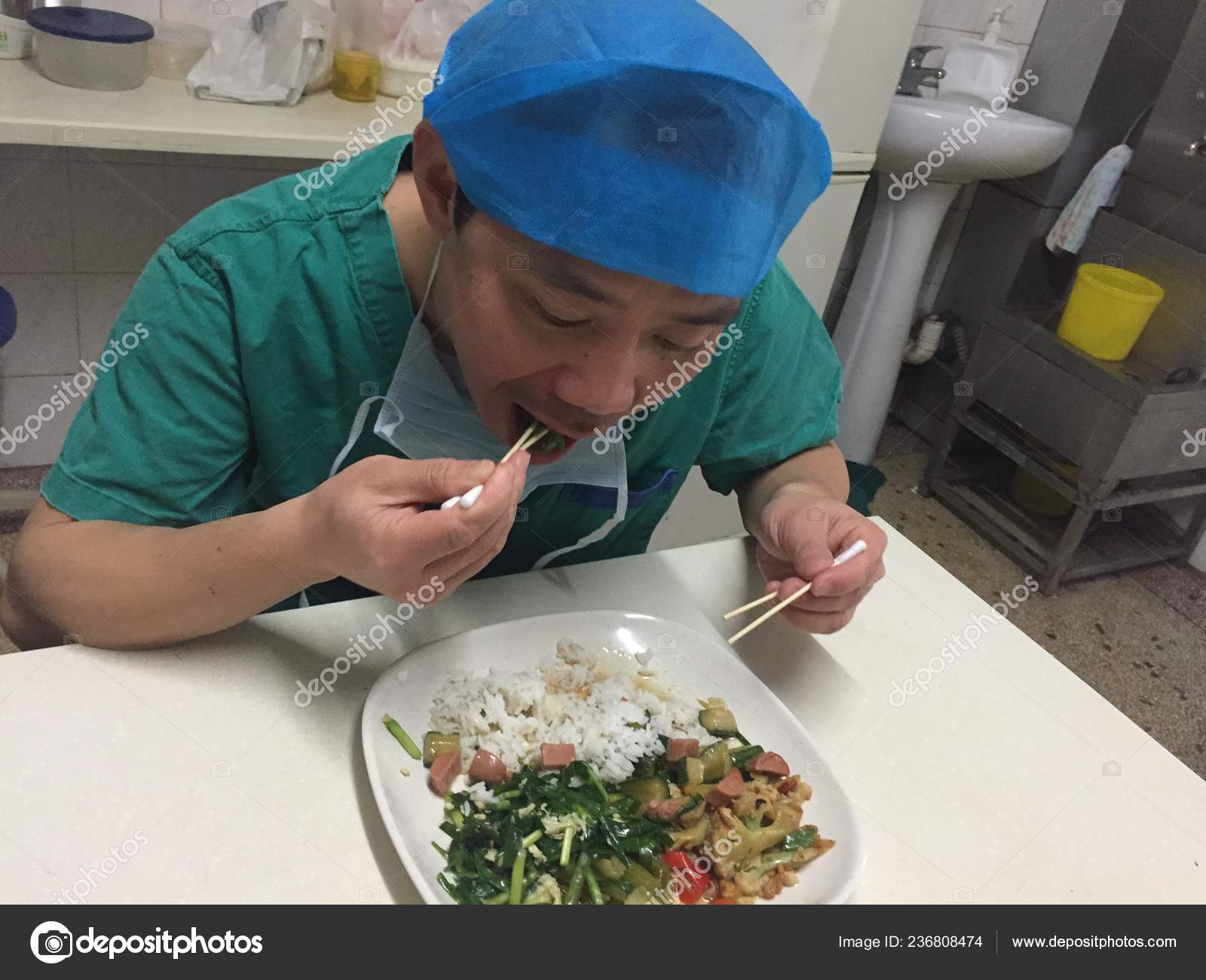 Chinese Surgeon Zhou Jianbo Eats Lunch Cotton Swabs Chopsticks Hunan ...