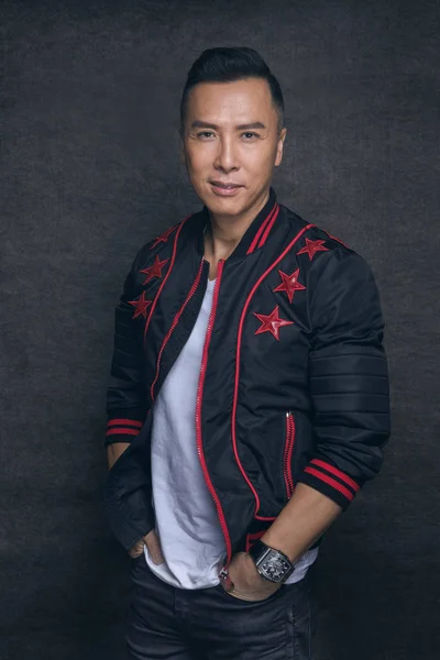 El actor de Hong Kong Donnie Yen, también conocido como Yen Chi Tan ...