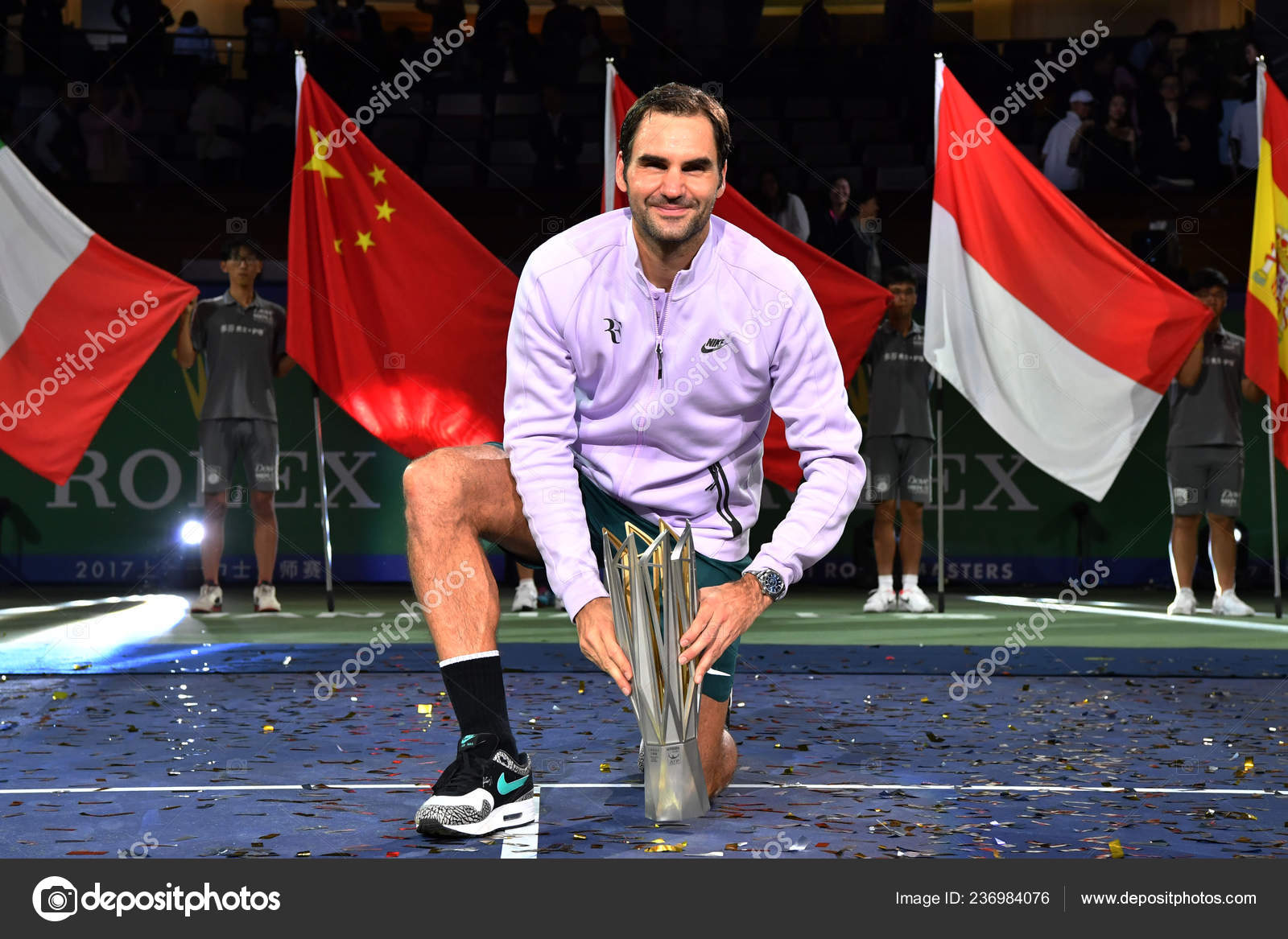 Roger Federer Switzerland Poses His Trophy Defeating Rafael Nadal Spain ...