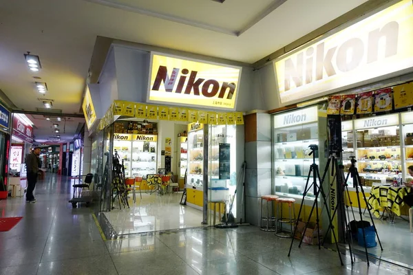 Nikon store Stock Photos, Royalty Free Nikon store Images | Depositphotos
