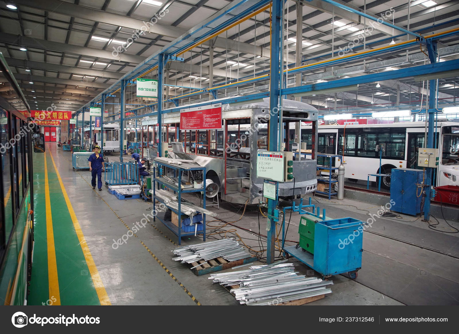 Chinese Workers Assemble Electric Buses Auto Plant Zhuhai Yinlong ...
