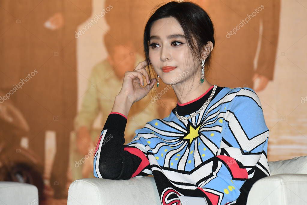 La actriz china Fan Bingbing asiste a un evento promocional para su nueva película "I Am Not ...