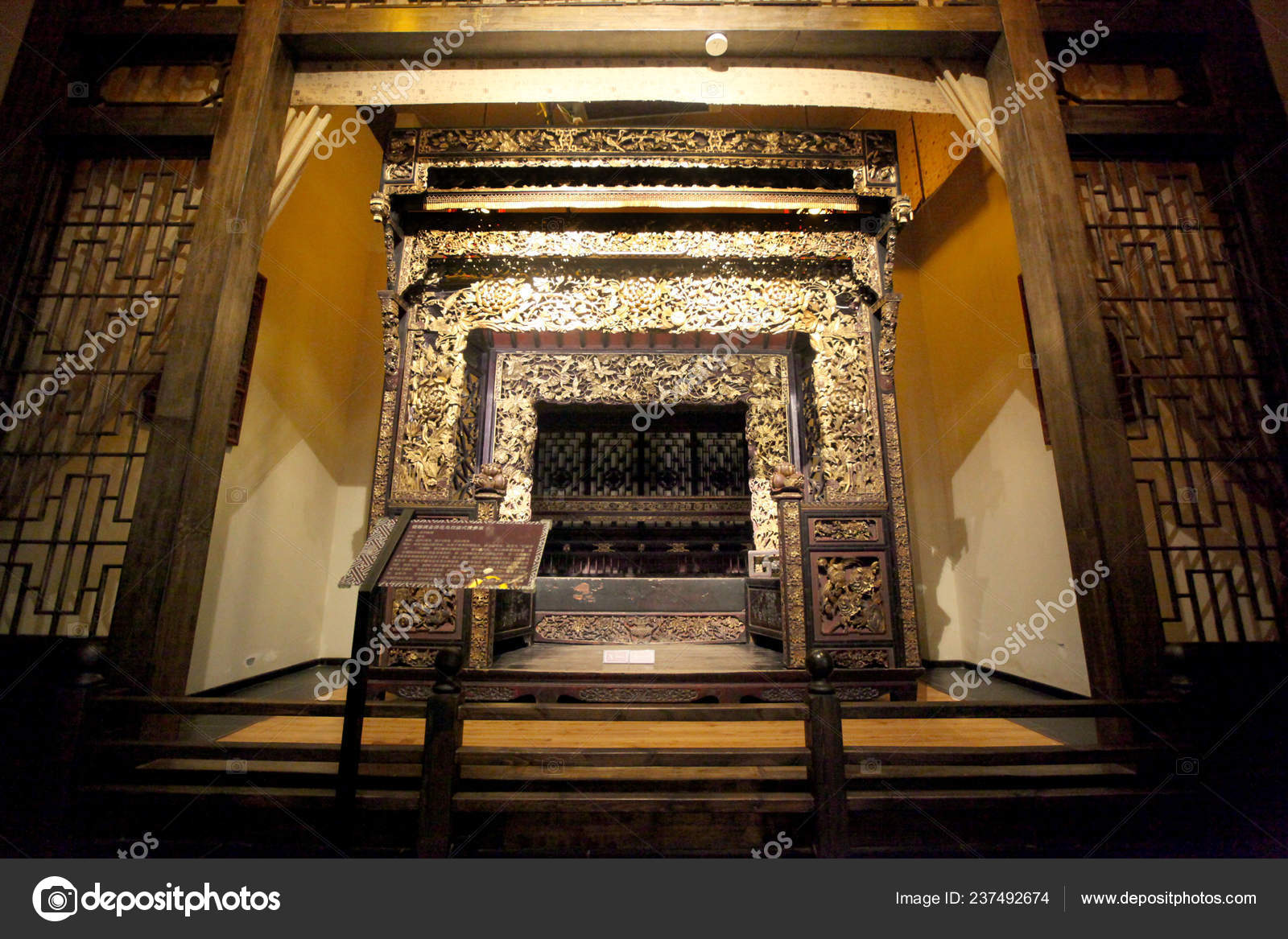 Luxury Antique Bed Display Bayu Ancient Bed Museum Yubei District ...