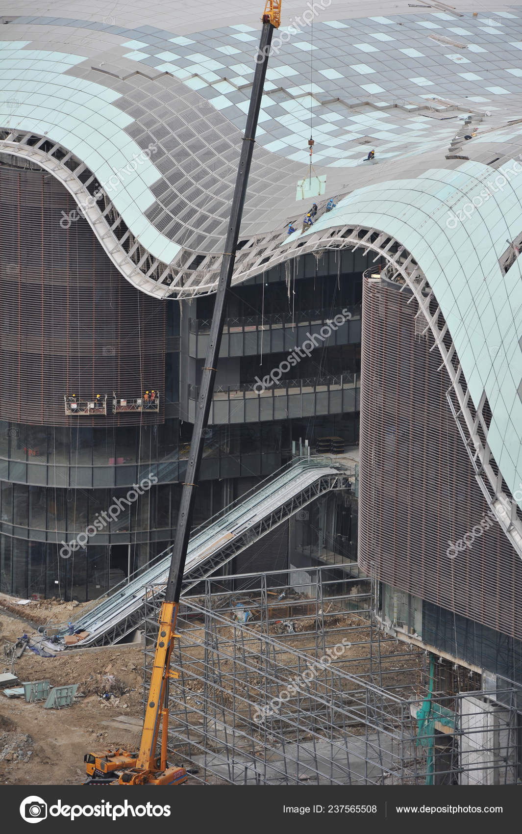 Suzhou Center Featuring World's Largest Monocoque Roof Construction ...