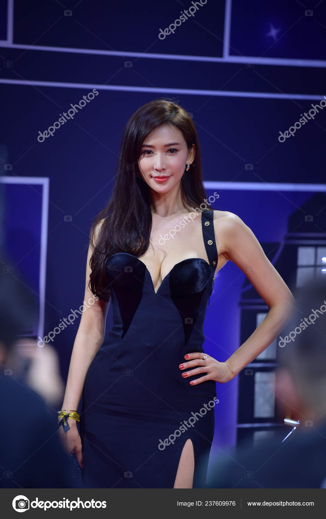 Taiwanese Model Actress Lin Chi Ling Poses She Arrives Red – Stock Editorial Photo © ChinaImages ...