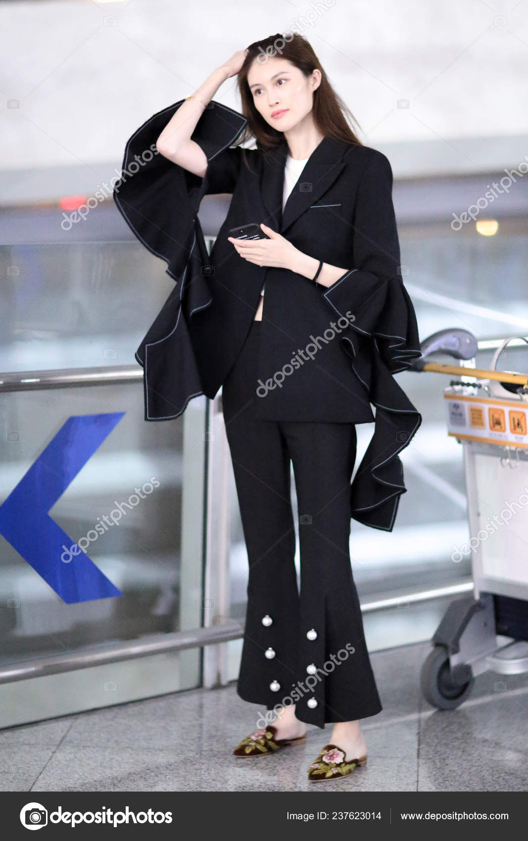 Chinese Model Sui Pictured Beijing Capital International Airport ...