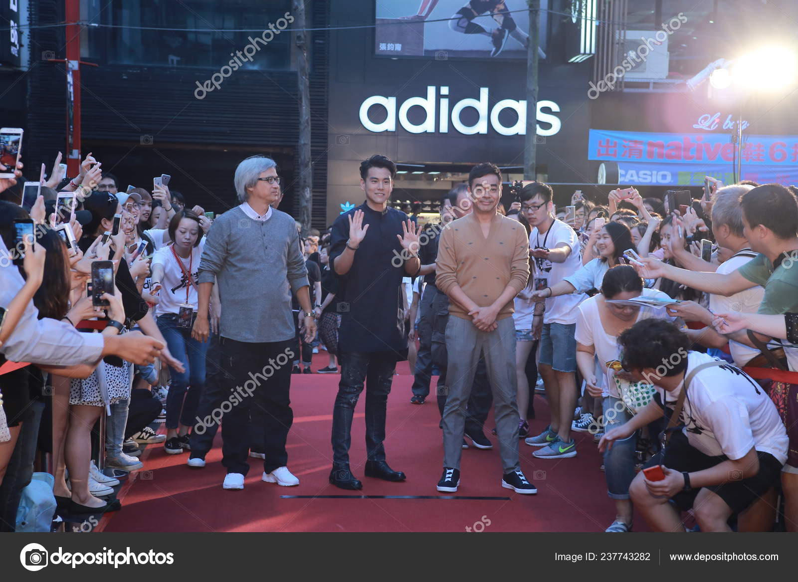 Left Hong Kong Director Benny Chan Taiwanese Actor Eddie Peng — Stock ...