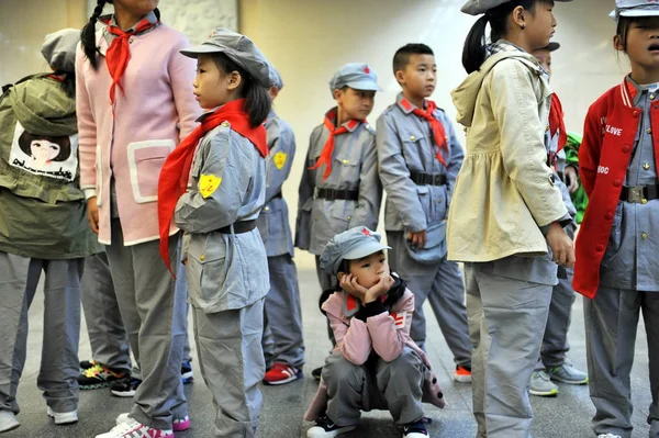 Child labor china Stock Photos, Royalty Free Child labor china Images ...