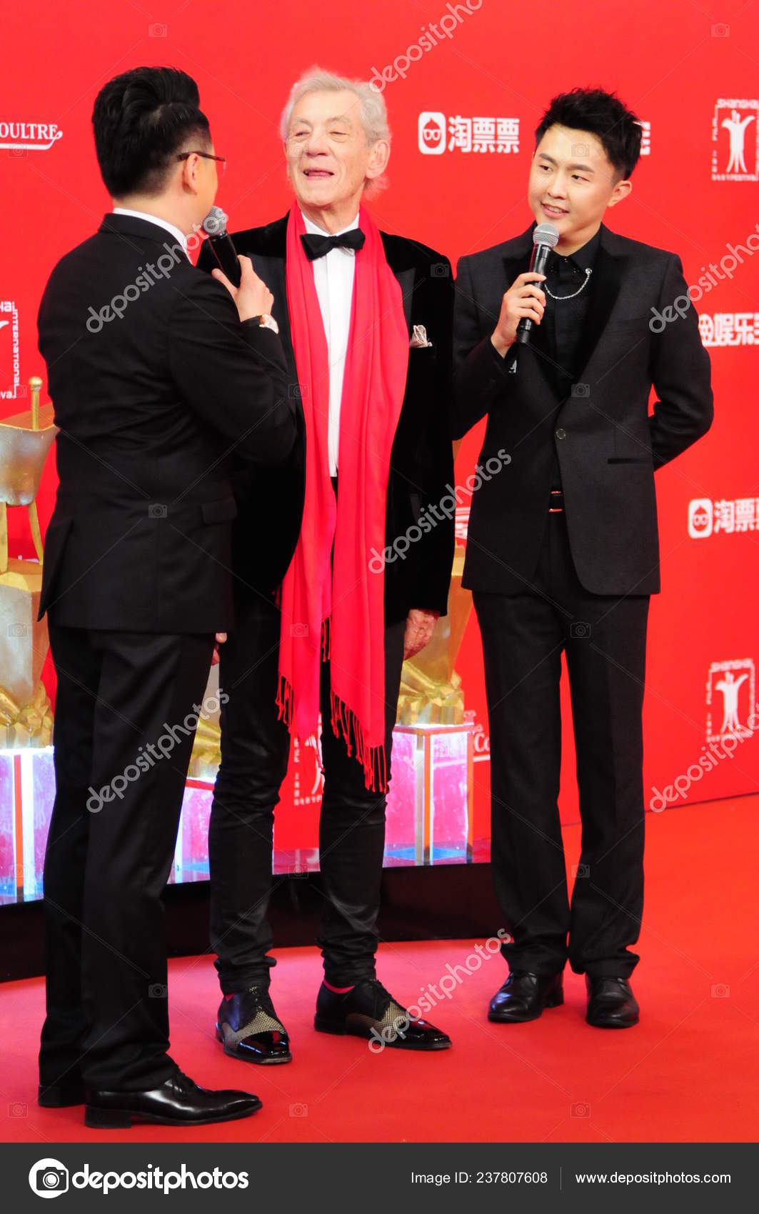 English Actor Sir Ian Murray Mckellen Center Arrives Red Carpet — Stock ...