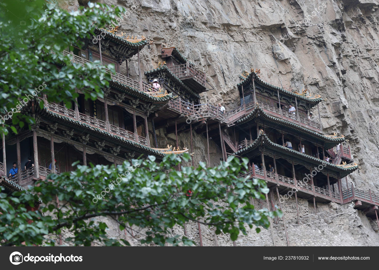 Tourists Visit Hanging Temple Also Known Hanging Monastery Xuankongsi ...