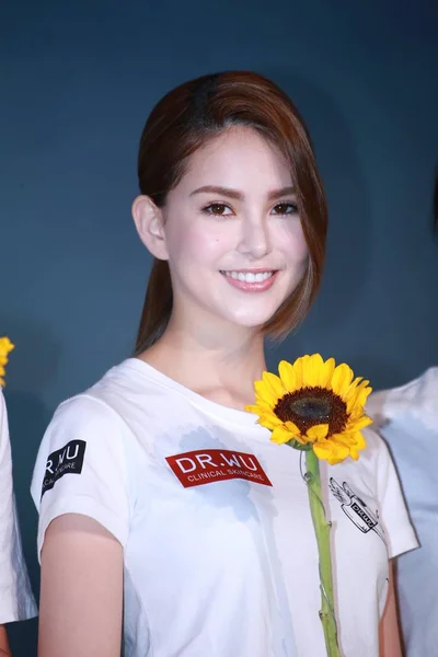 Beautiful endorsement Stock Photos, Royalty Free Beautiful endorsement ...