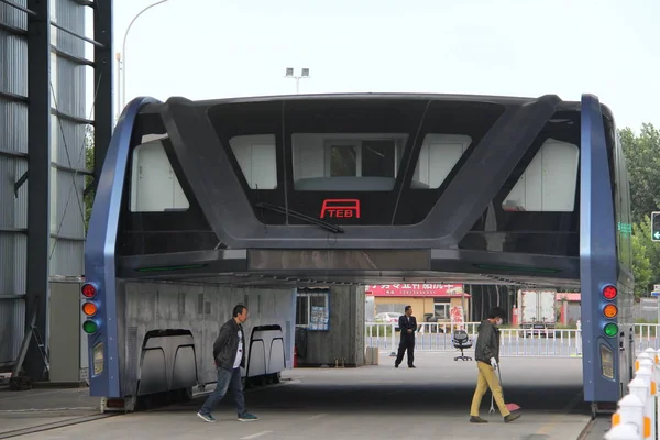 Bus rapid transit system Stock Photos, Royalty Free Bus rapid transit ...