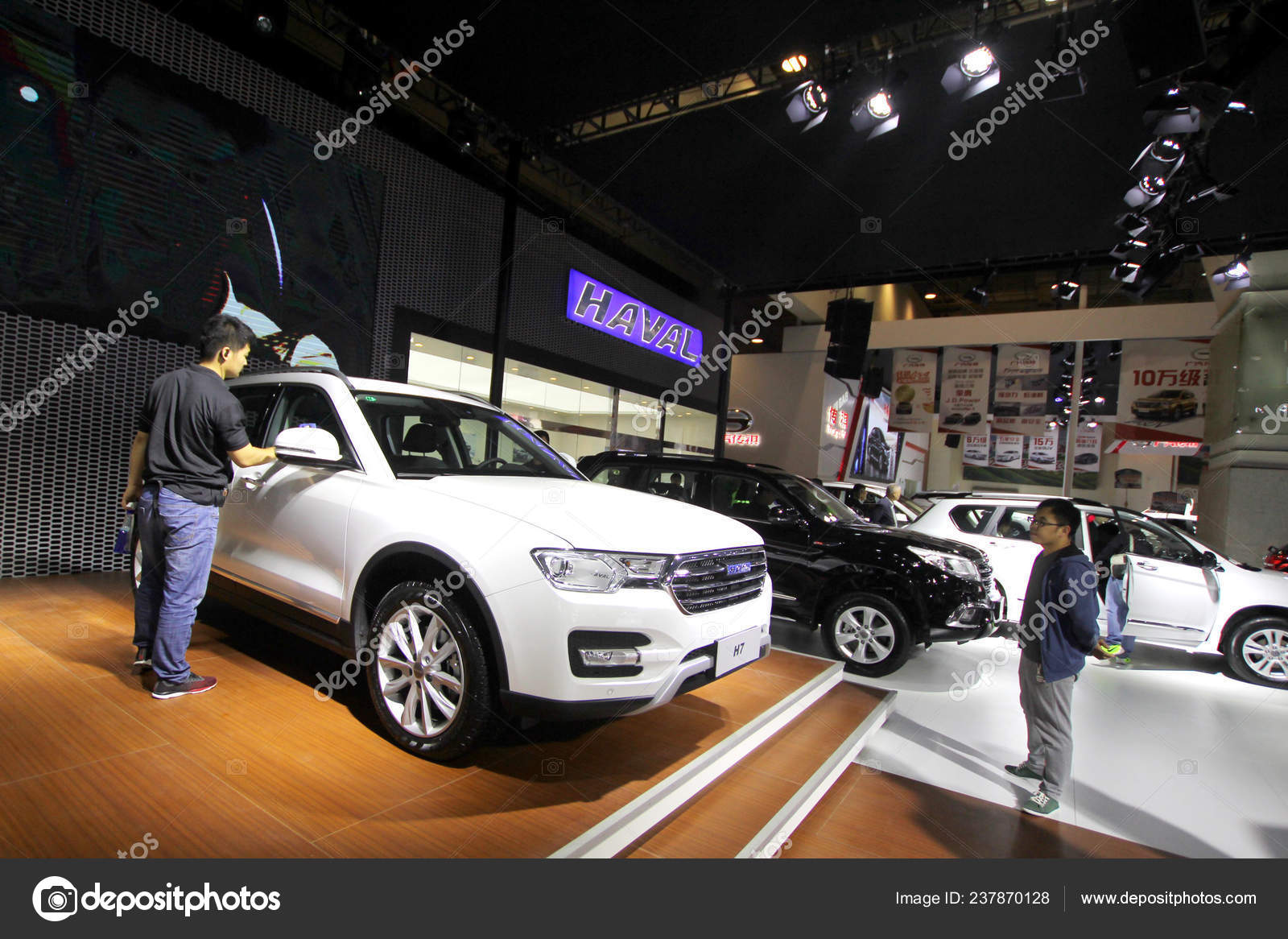 Visitors Look Haval Suvs Great Wall Motor Display Auto Show — Stock ...