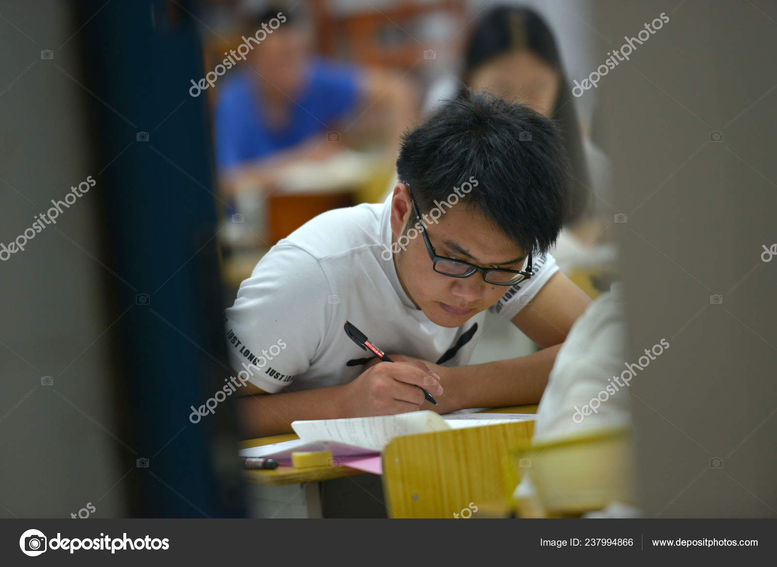 Chinese Student Partakes Examination National College Entrance Exam ...