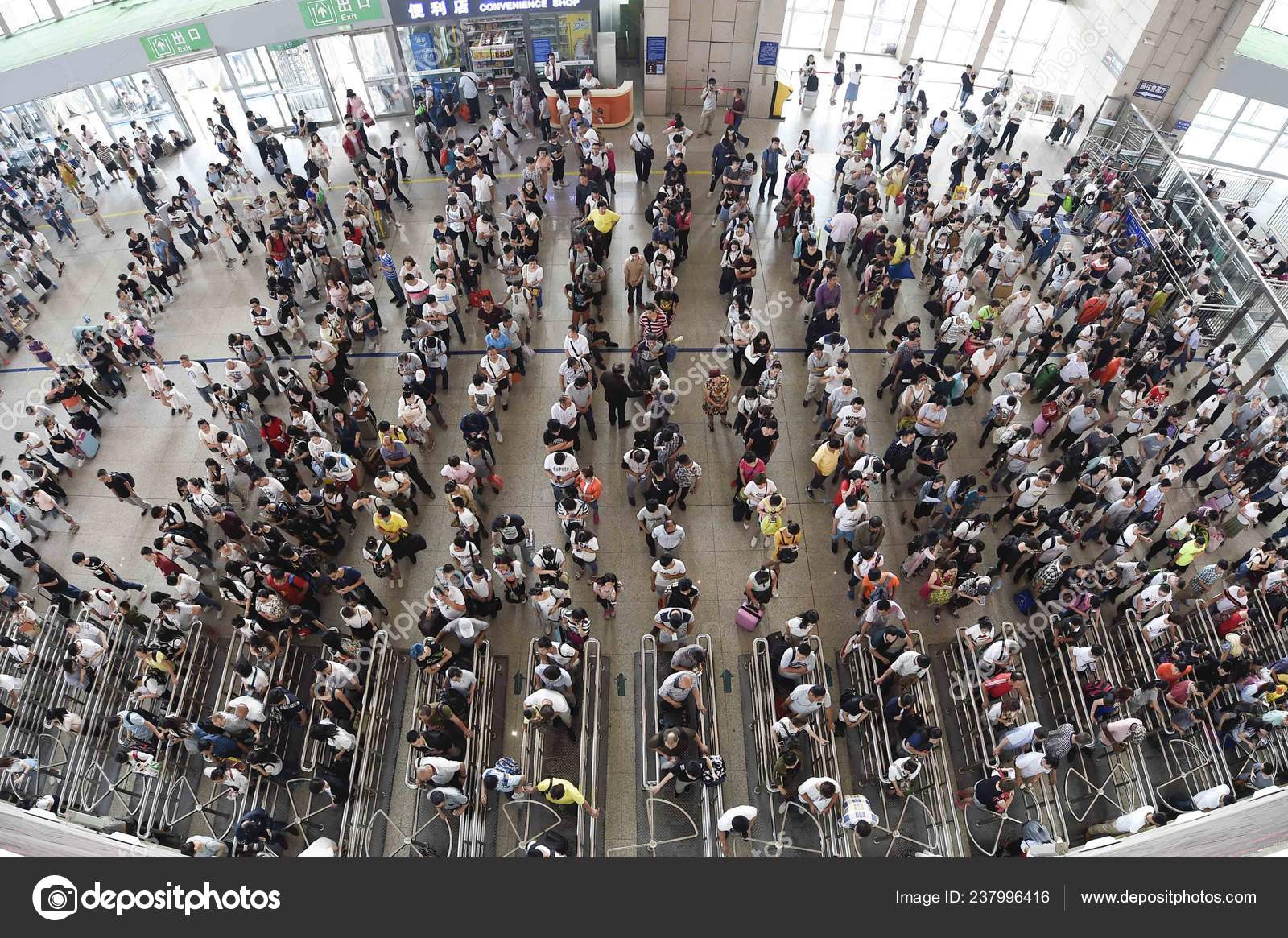 Crowd Chinese Passengers Queue Check Shijiazhuang Railway Station ...