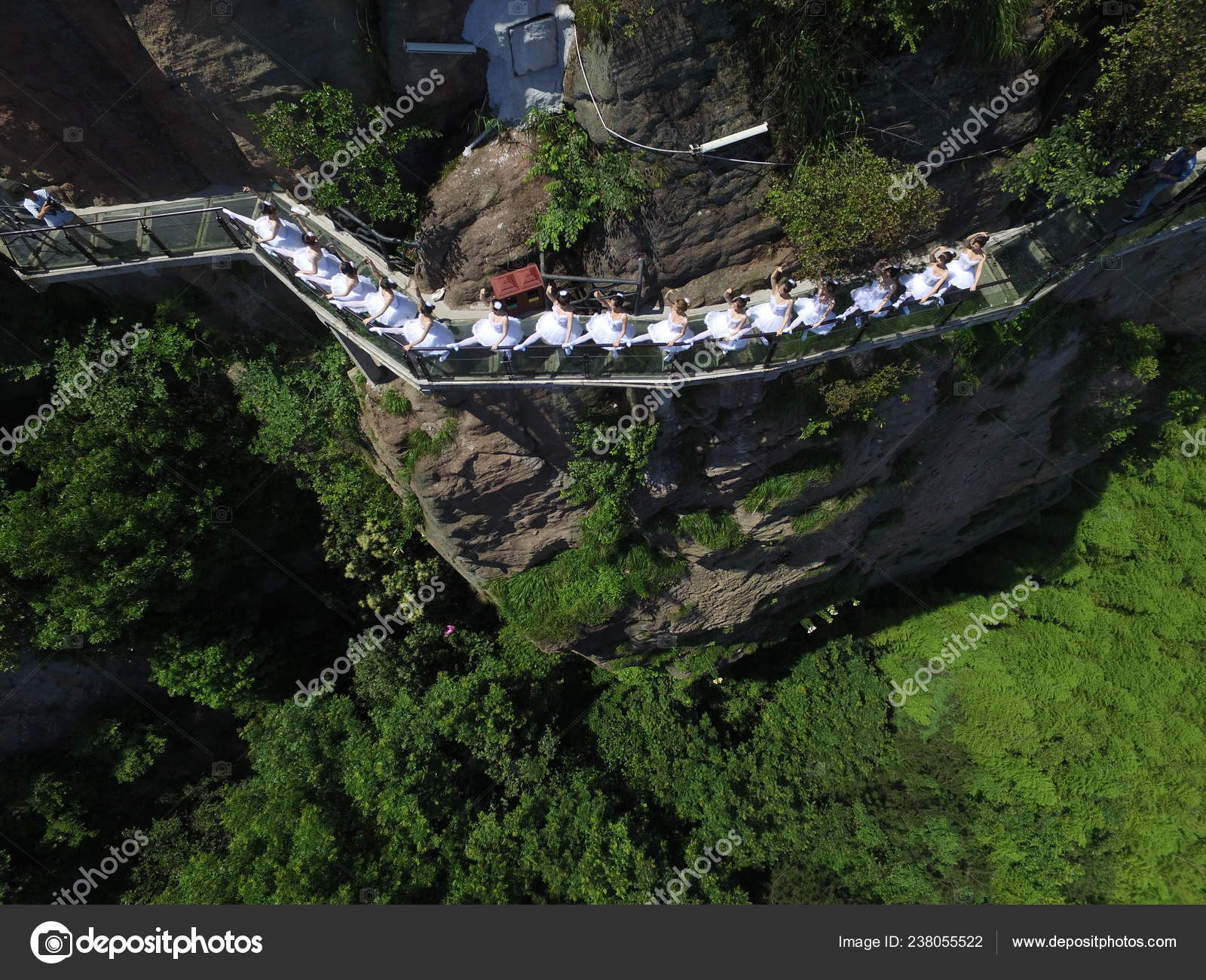 Ballet Enthusiasts Dance Glass Skywalk Which Can Play Melody Tourists ...