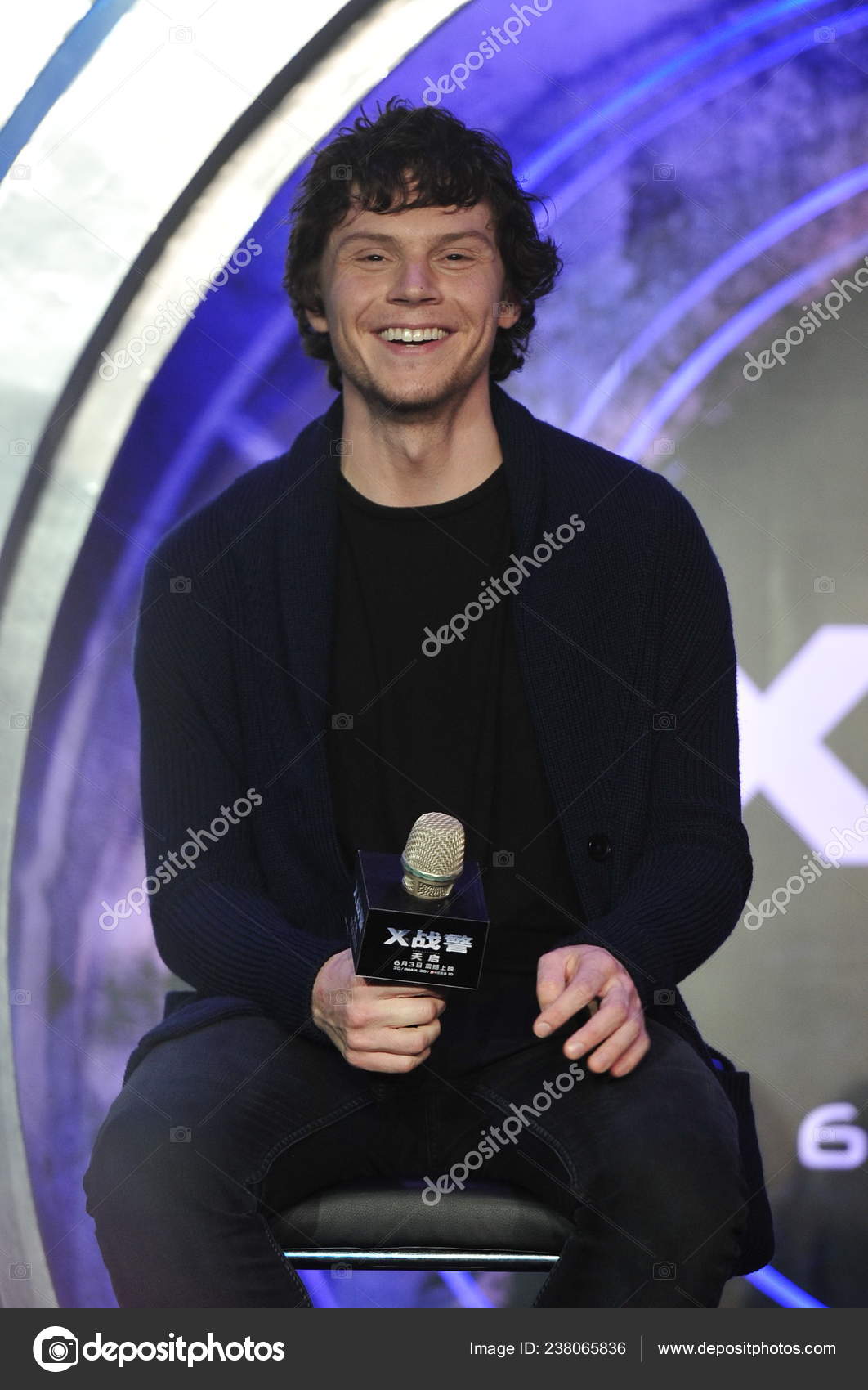 Evan Peters Smiling
