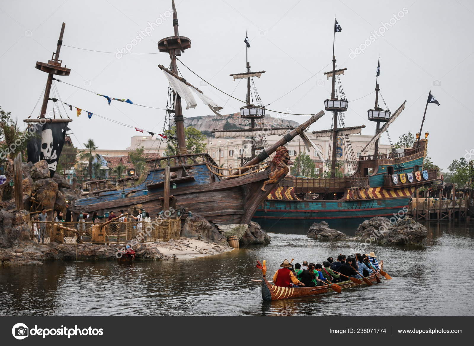 Visitors Row Boat Pirate Ship Shanghai Disneyland Shanghai Disney ...