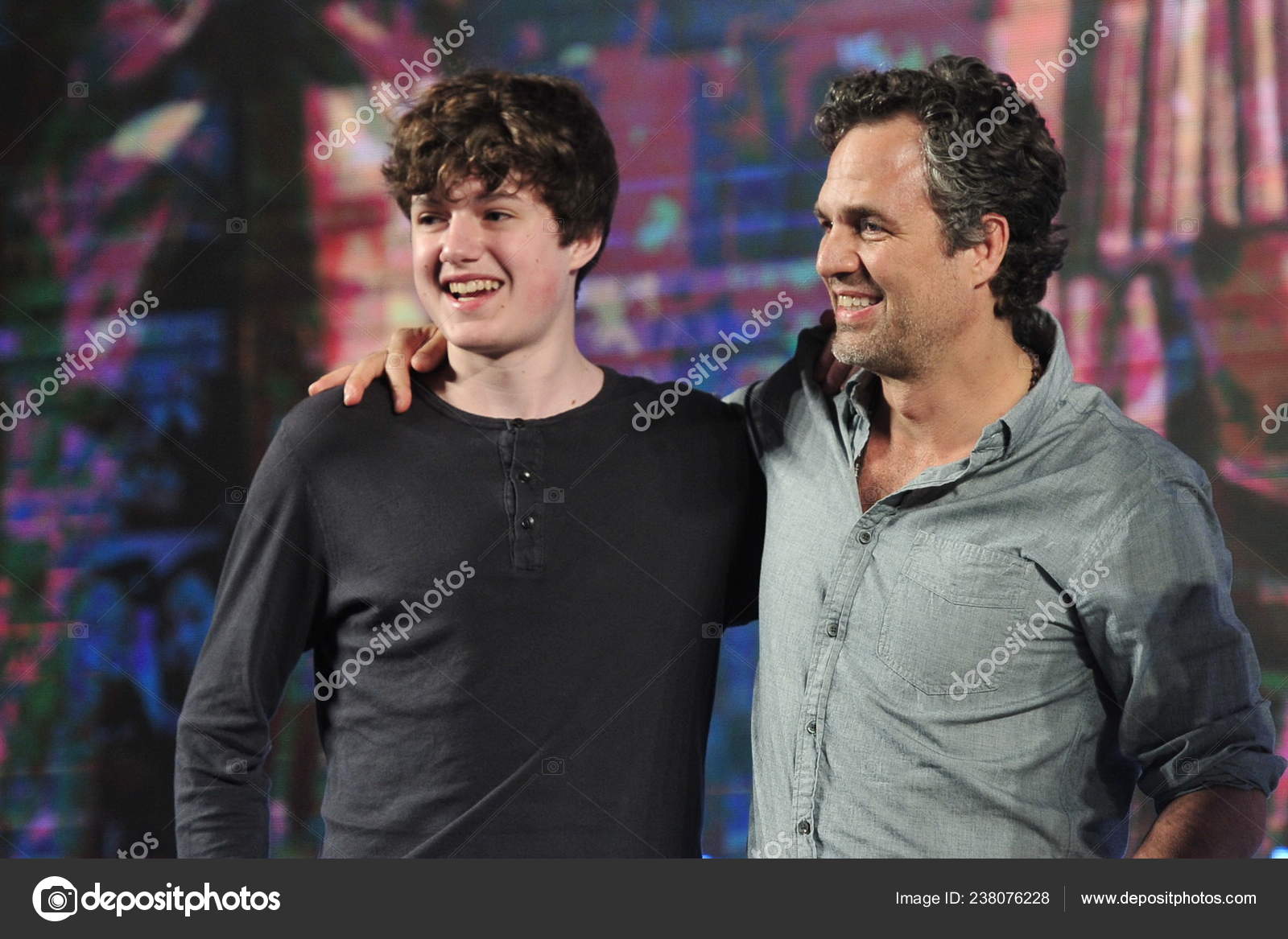 American Actor Mark Ruffalo Right Poses His Son Press Conference ...