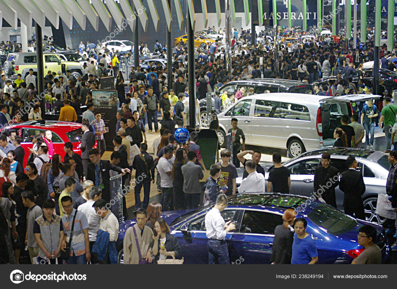 Visitors Crowd Cars Display 14Th Beijing International Automotive ...