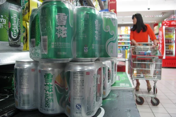 China beverage Stock Photos, Royalty Free China beverage Images ...