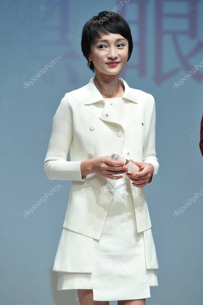 La actriz china Zhou Xun posa en un evento promocional para los ...