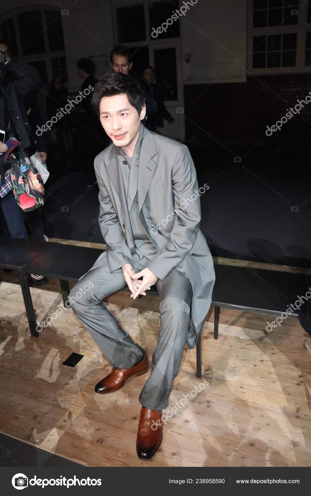 Chinese Actor Bai Attends Dunhill Fashion Show Paris Men's Fashion ...
