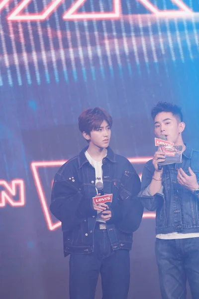 9,000,000+ imágenes de Akt fanbox cc libres de derechos | Depositphotos