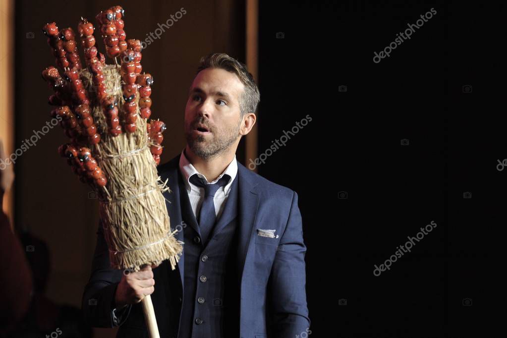 El actor canadiense-estadounidense Ryan Reynolds asiste a la ...