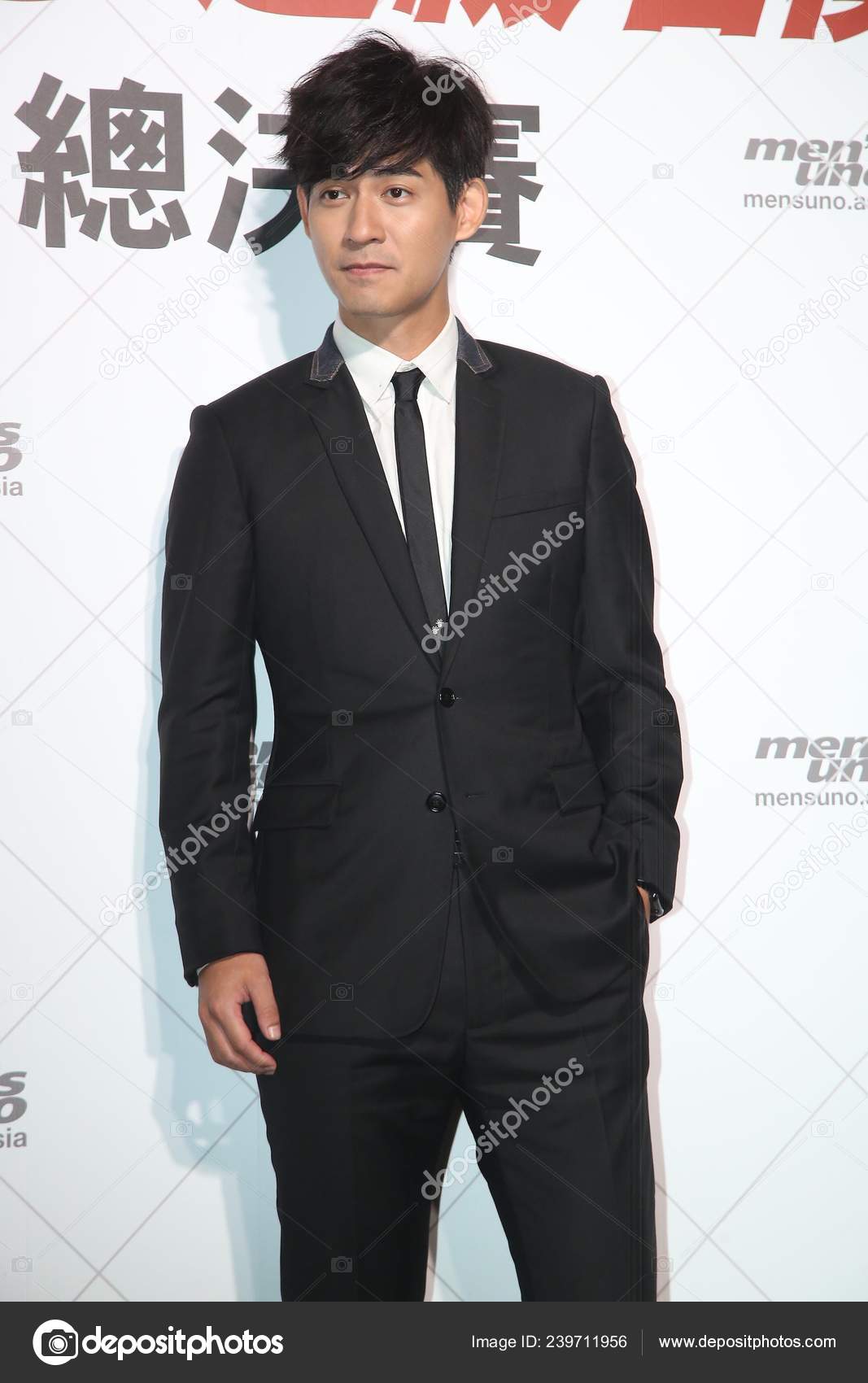 Taiwanese Singer Actor Vic Chou Poses Press Conference Final Men's ...