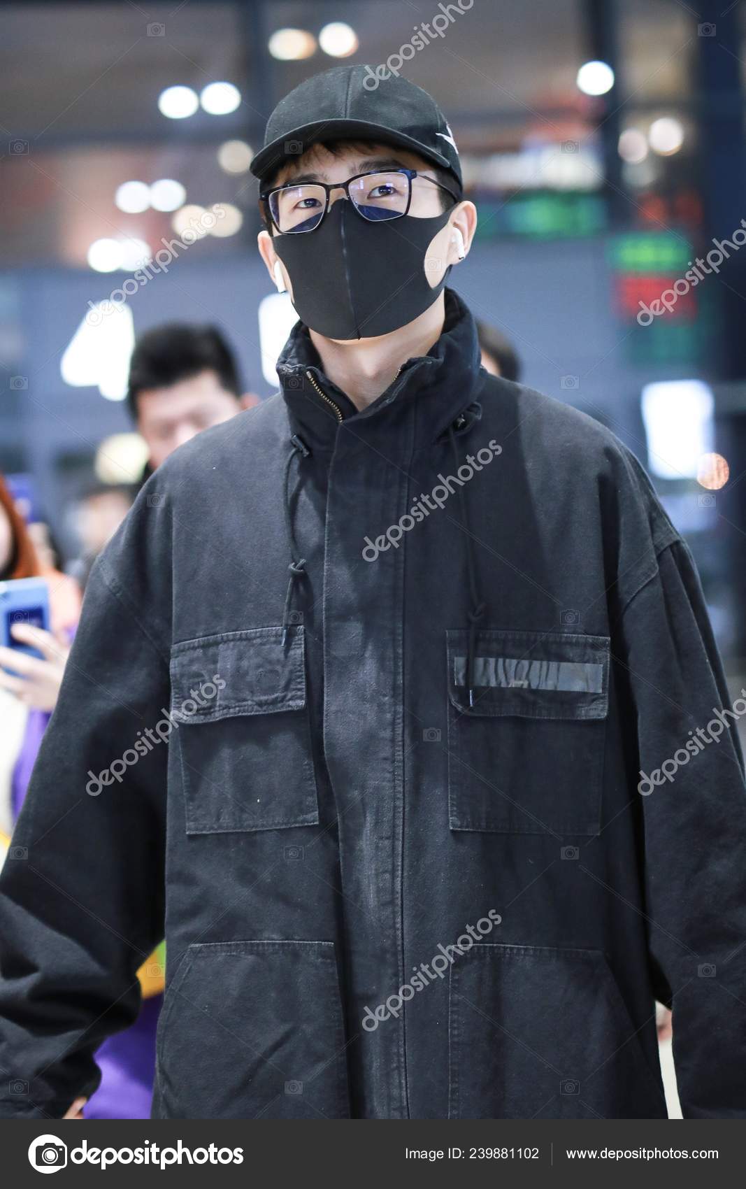 Chinese Actor Liu Haoran Pictured Shanghai Hongqiao International ...