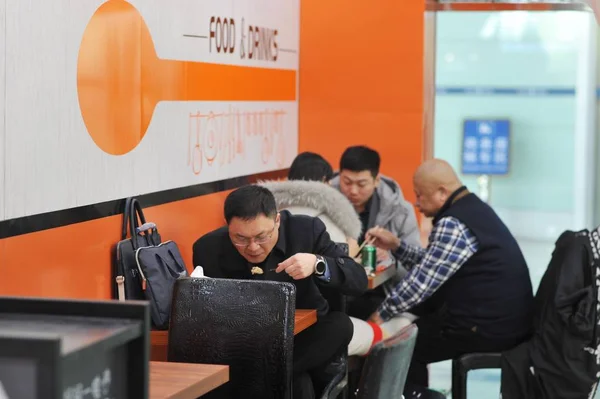 Self serve Stock Photos, Royalty Free Self serve Images | Depositphotos®