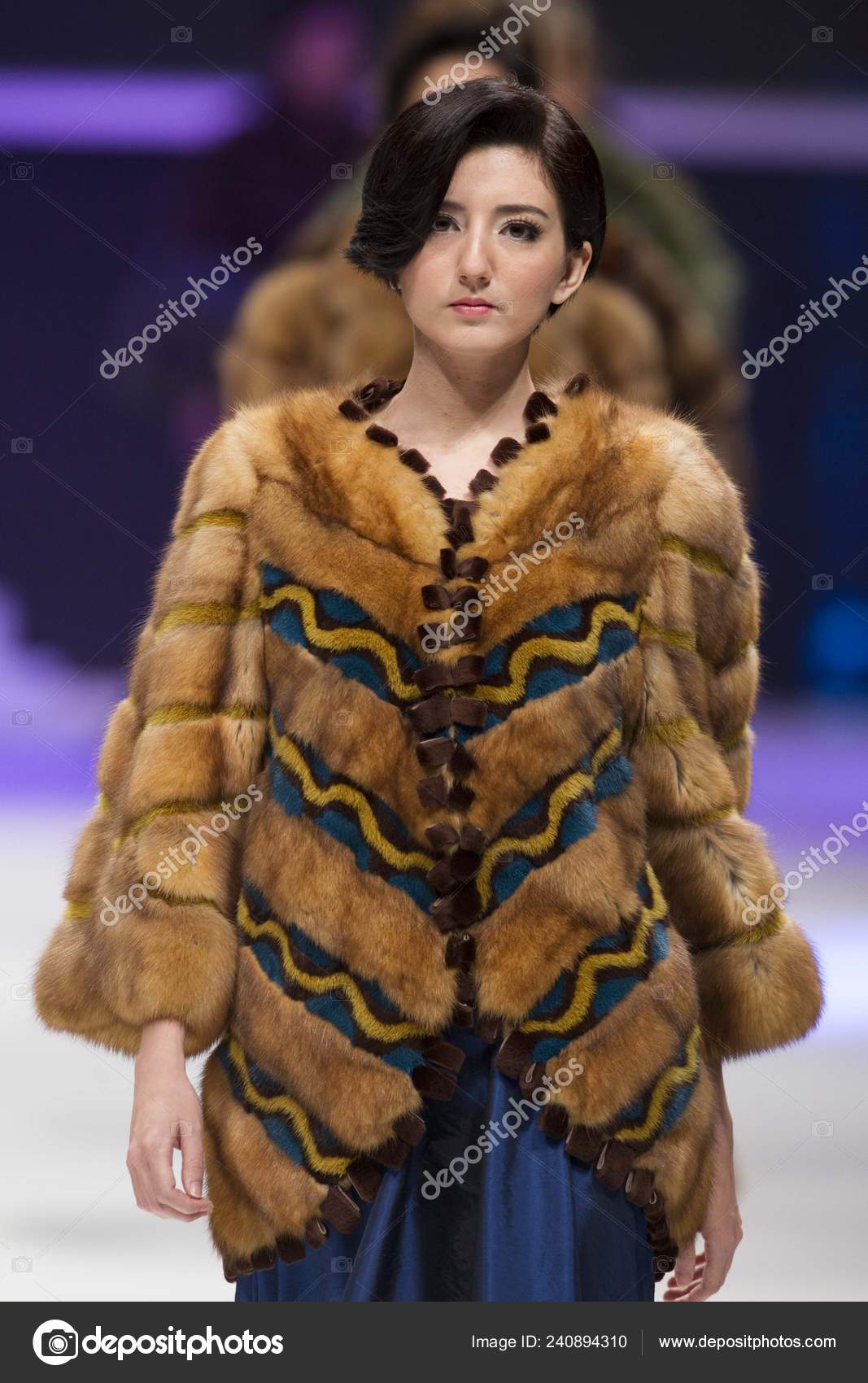 Model Displays Creation Made Animal Fur Fashion Show Hong Kong — Stock ...